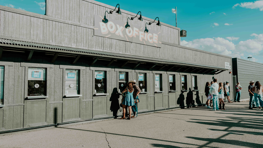 Visiting Utah First Credit Union Amphitheatre: Parking, Amenities ...
